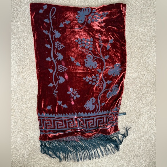 Zazou luxe | Accessories | Zazou Luxe Silk And Rayon Red And Black ...